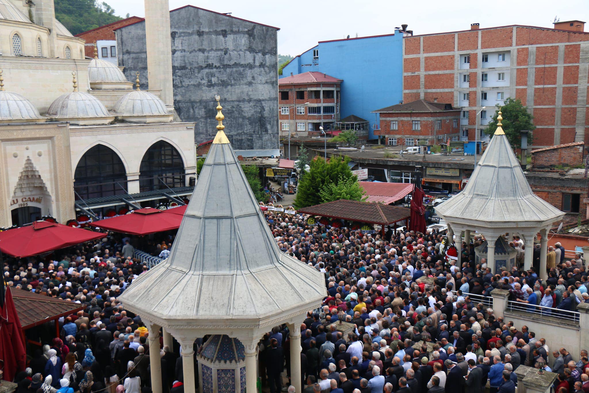 İBRAHİM USTA SON YOLCULUĞUNA UĞURLANDI - Trabzon Haber - Trabzonx.com